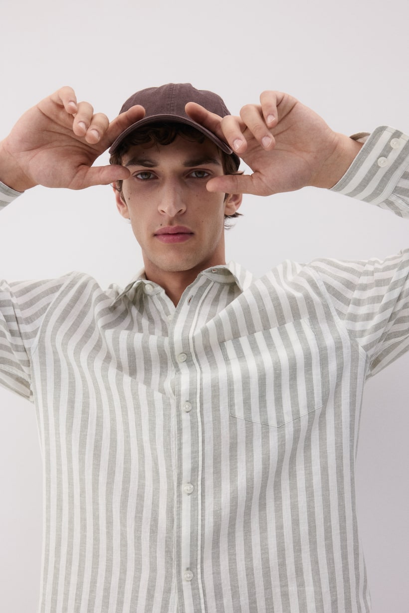 Camisa Regular Fit en mezcla de lino - Greige/Rayado - Men | H&M MX