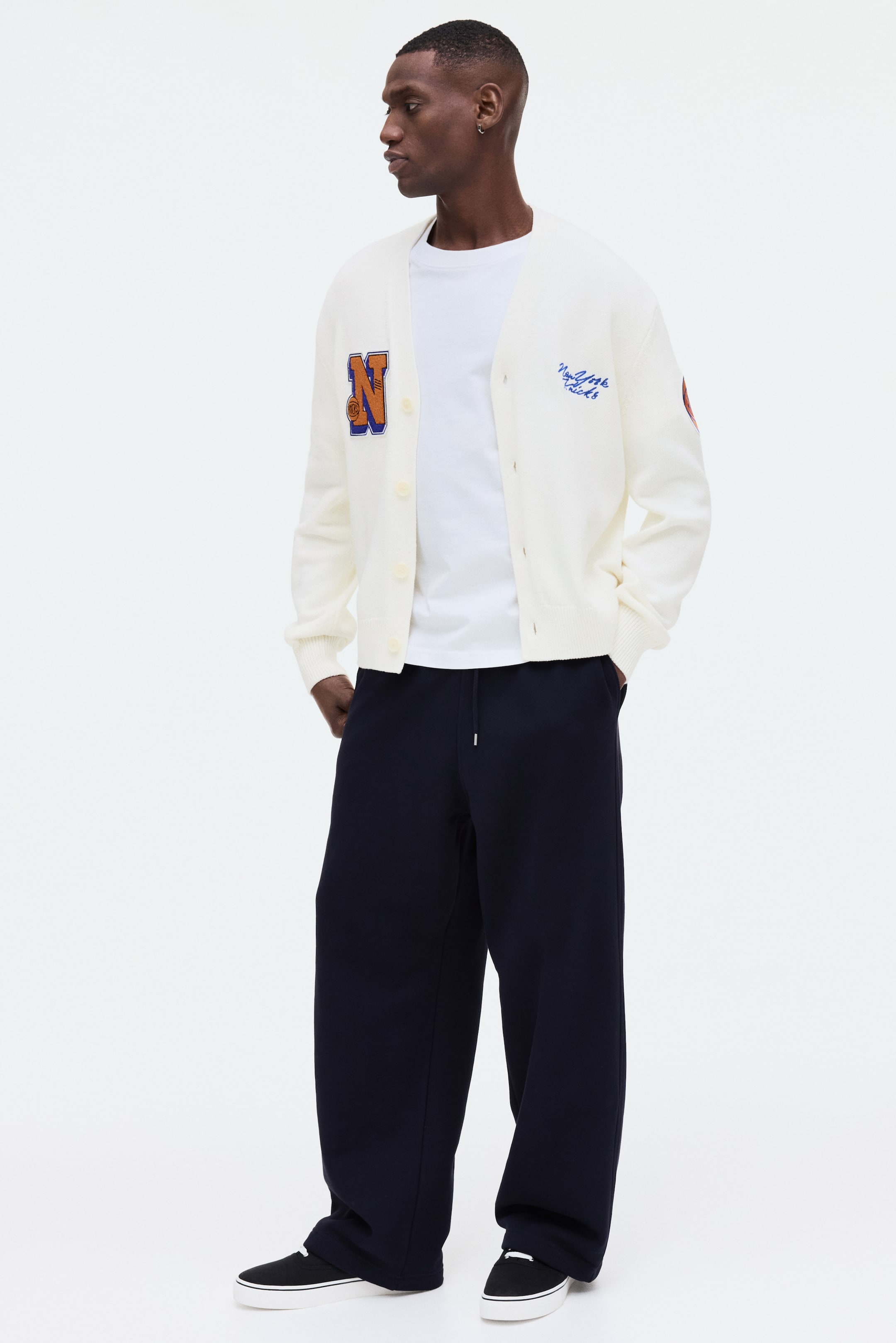 Men’s White/NBA Regular-Fit Embroidered-Motif Cardigan | H&M US