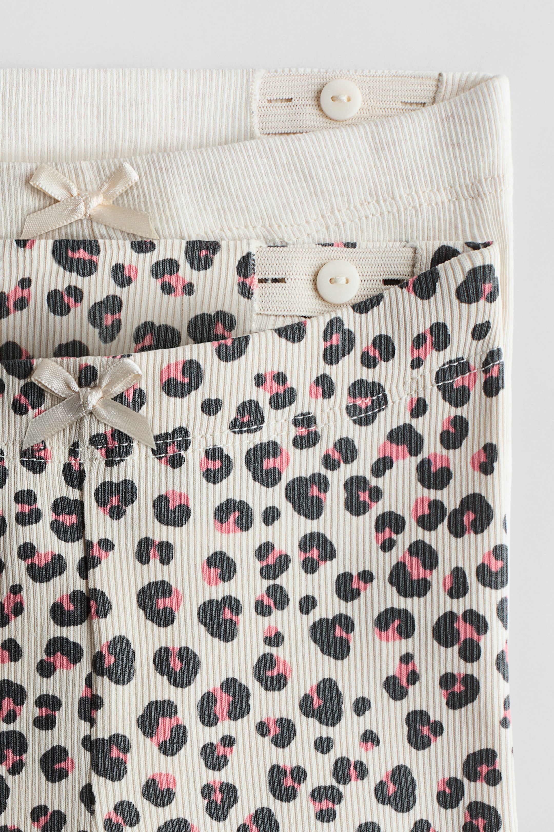 2-pack cotton leggings - Light beige/Leopard print - Kids | H&M MY