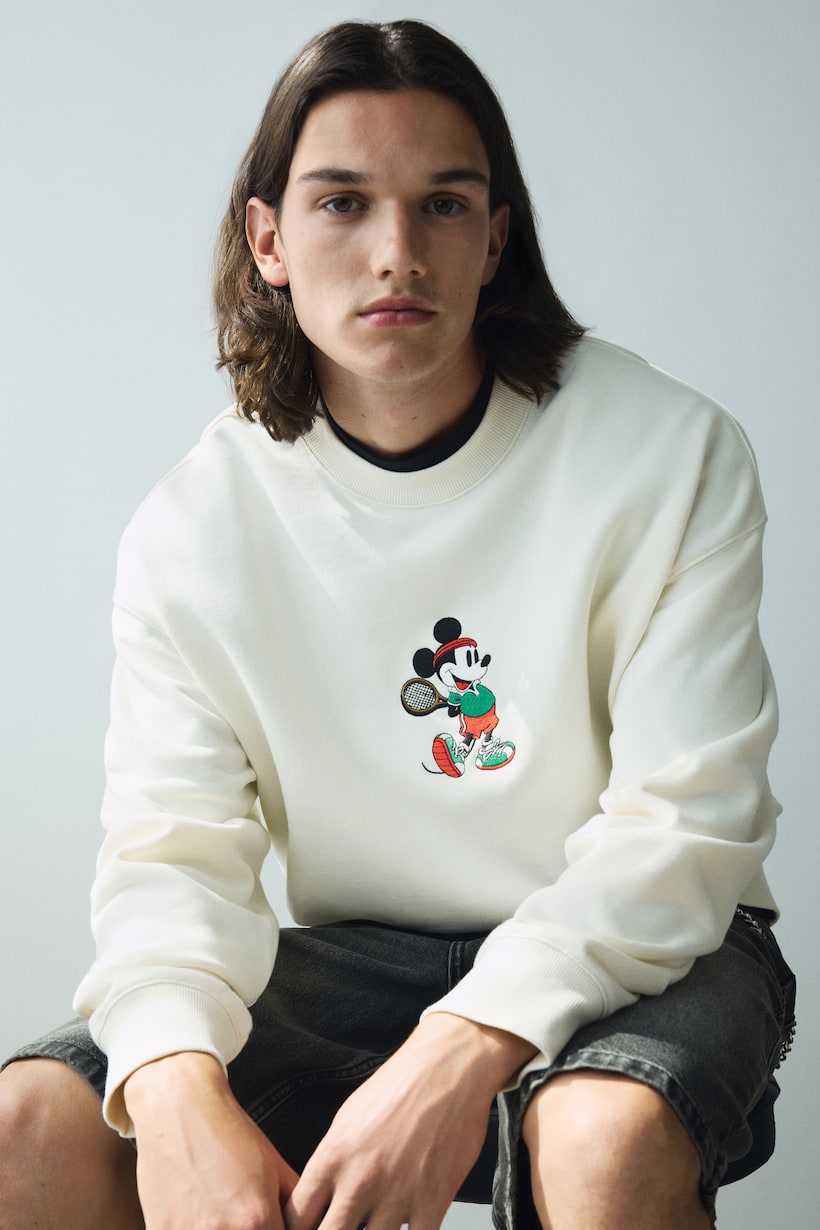 Oversized Fit Printed sweatshirt - White/Mickey Mouse - Men | H&M IN