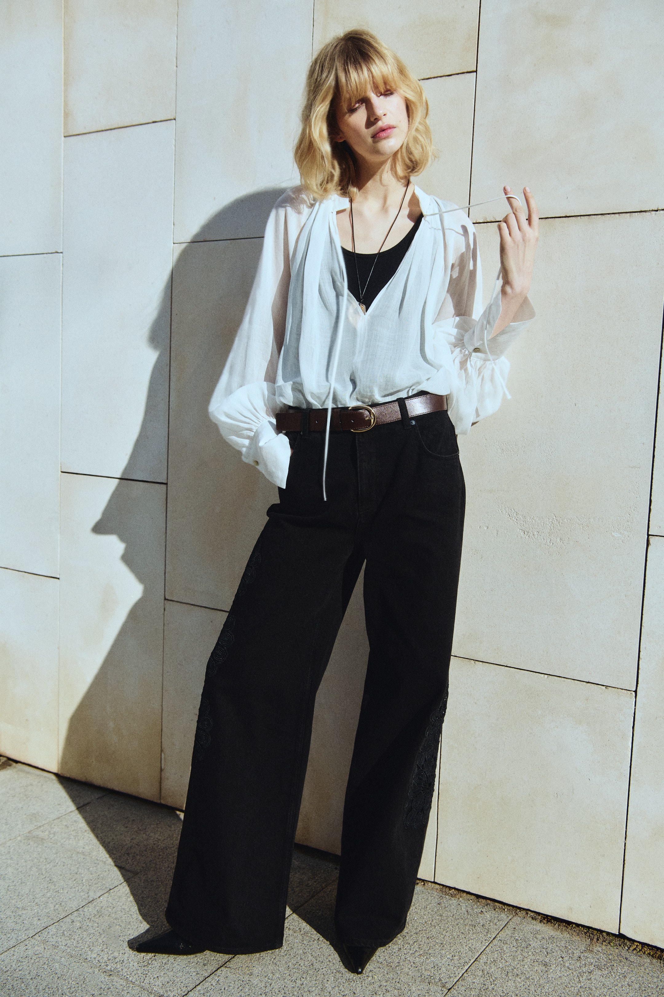 Quần jean có chi tiết giả móc - Màu đen - Ladies | H&M VN