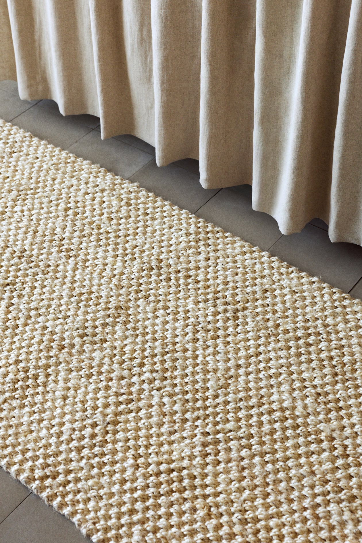Light beige Jute runner rug at H&M Home | H&M GB