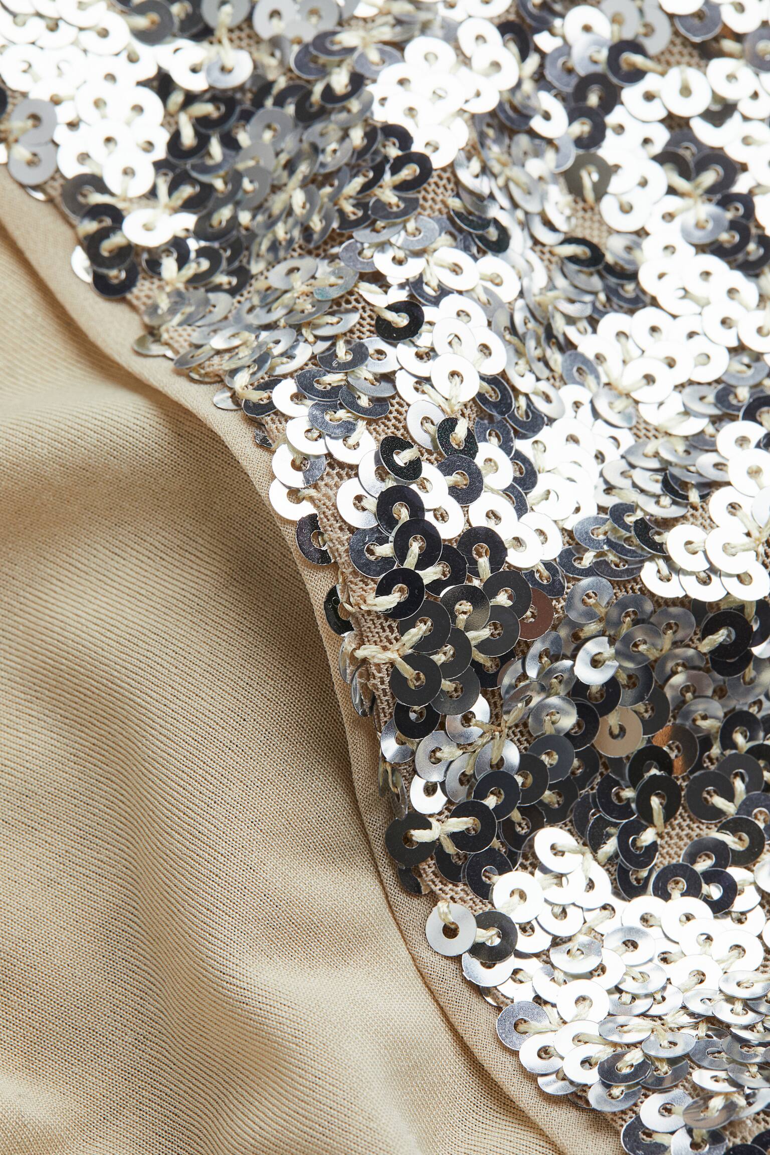 Women's Silver-coloured/Sequins Sequined wrap dress | H&M GB