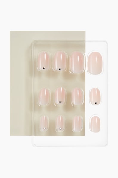 Press-on Nails - A French Favourite - Beauty all | H&M US