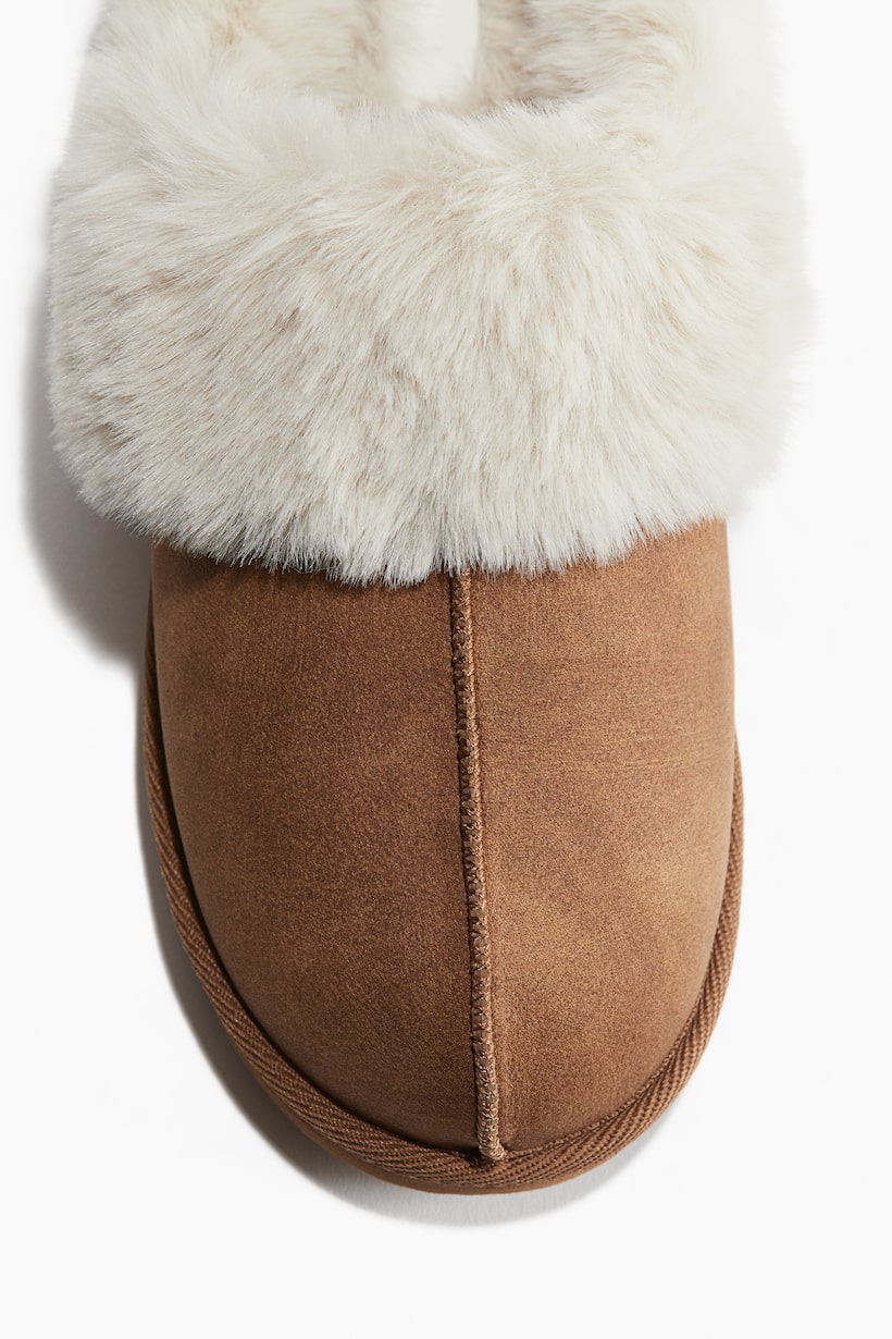 Tofflor | Inneskor & Innetofflor | Fluffiga Tofflor | Dam | H&M SE