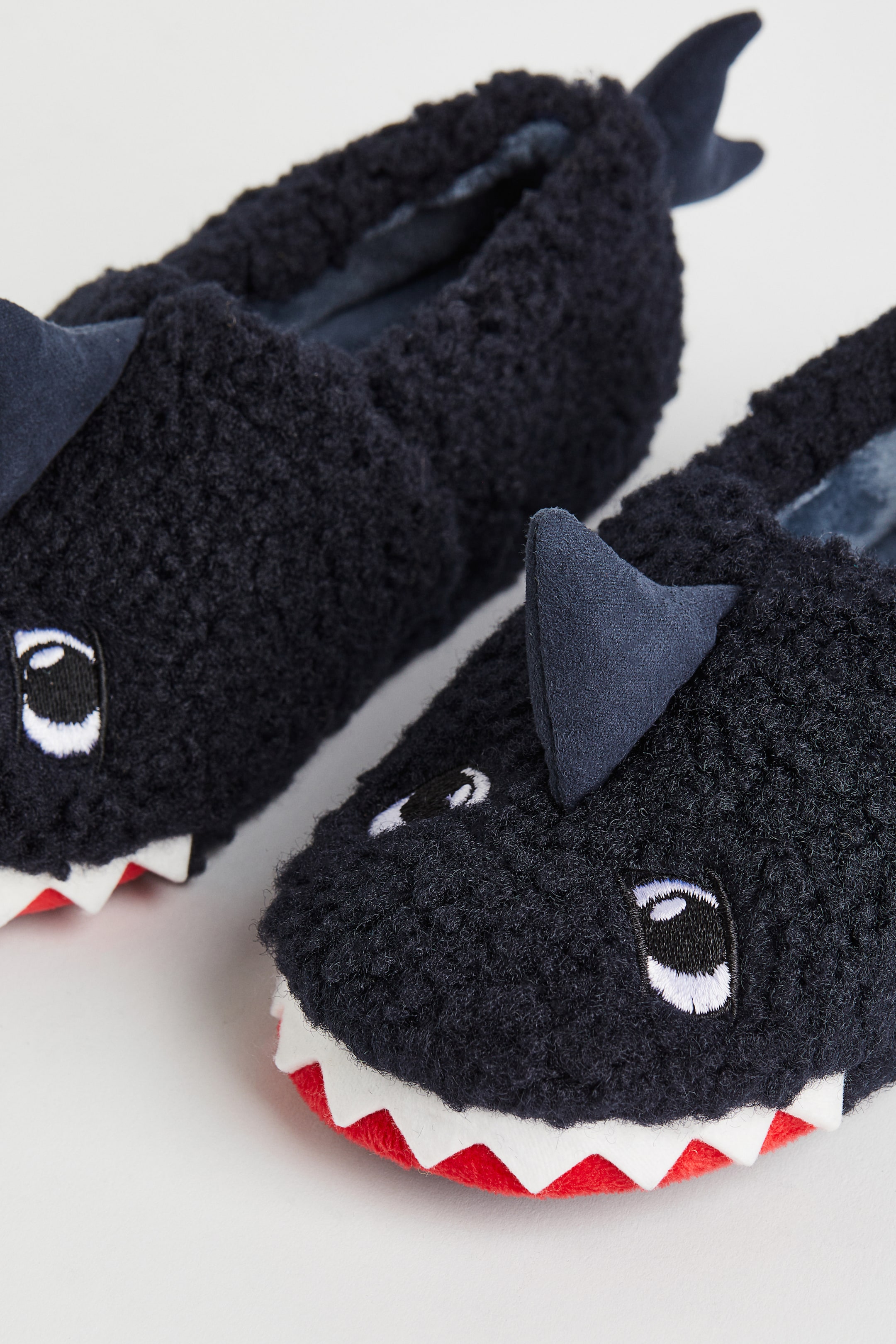 Soft teddy slippers - Dark blue/Shark - Kids | H&M IE