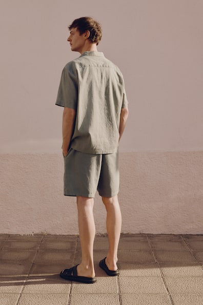Regular-Fit Short-Sleeved Linen-Blend Shirt - Sage green - Men | H&M US