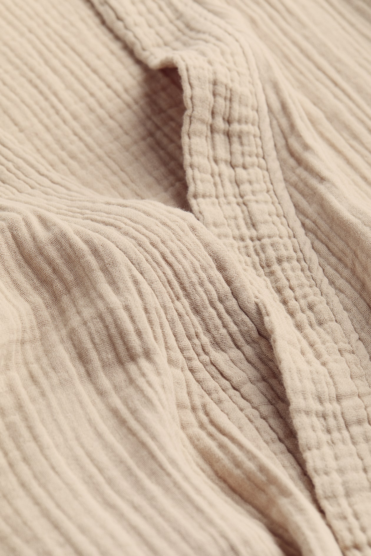 Light beige Muslin Bathrobe at H&M Home | H&M US