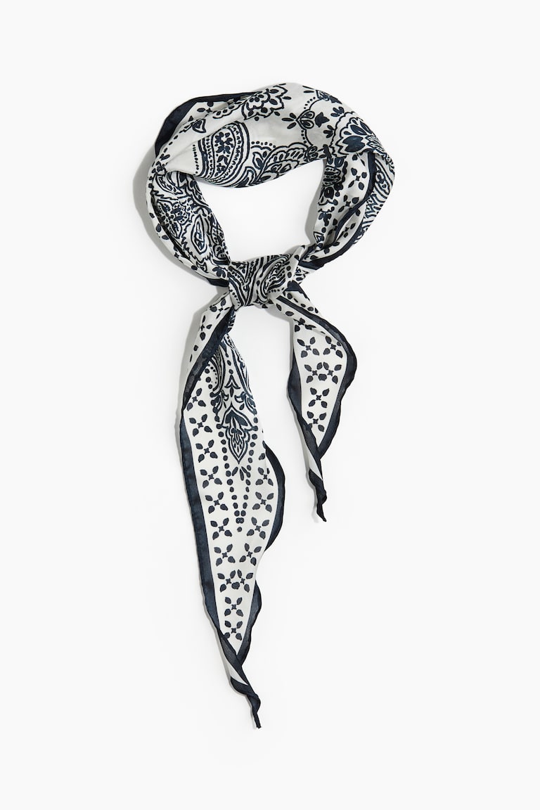 Scarves For Women | Silk & Winter Scarves | H&M IN