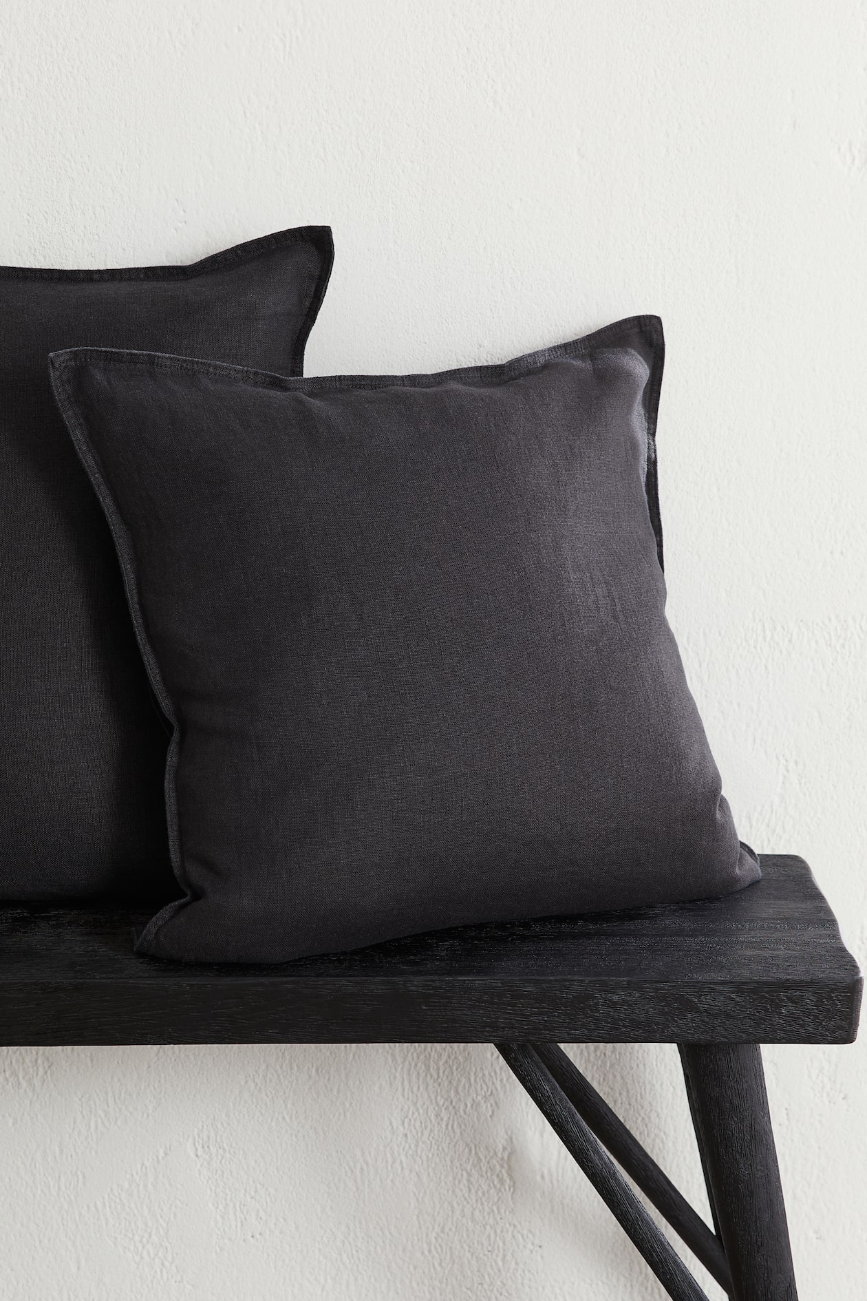 Washed linen cushion cover - Anthracite grey - Home All | H&M GB