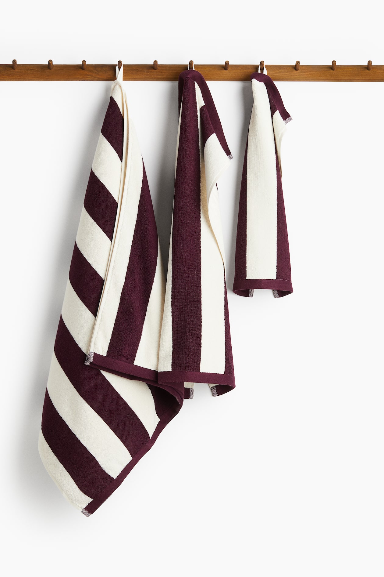 Burgundy/striped Striped Hand Towel at H&M Home | H&M CA