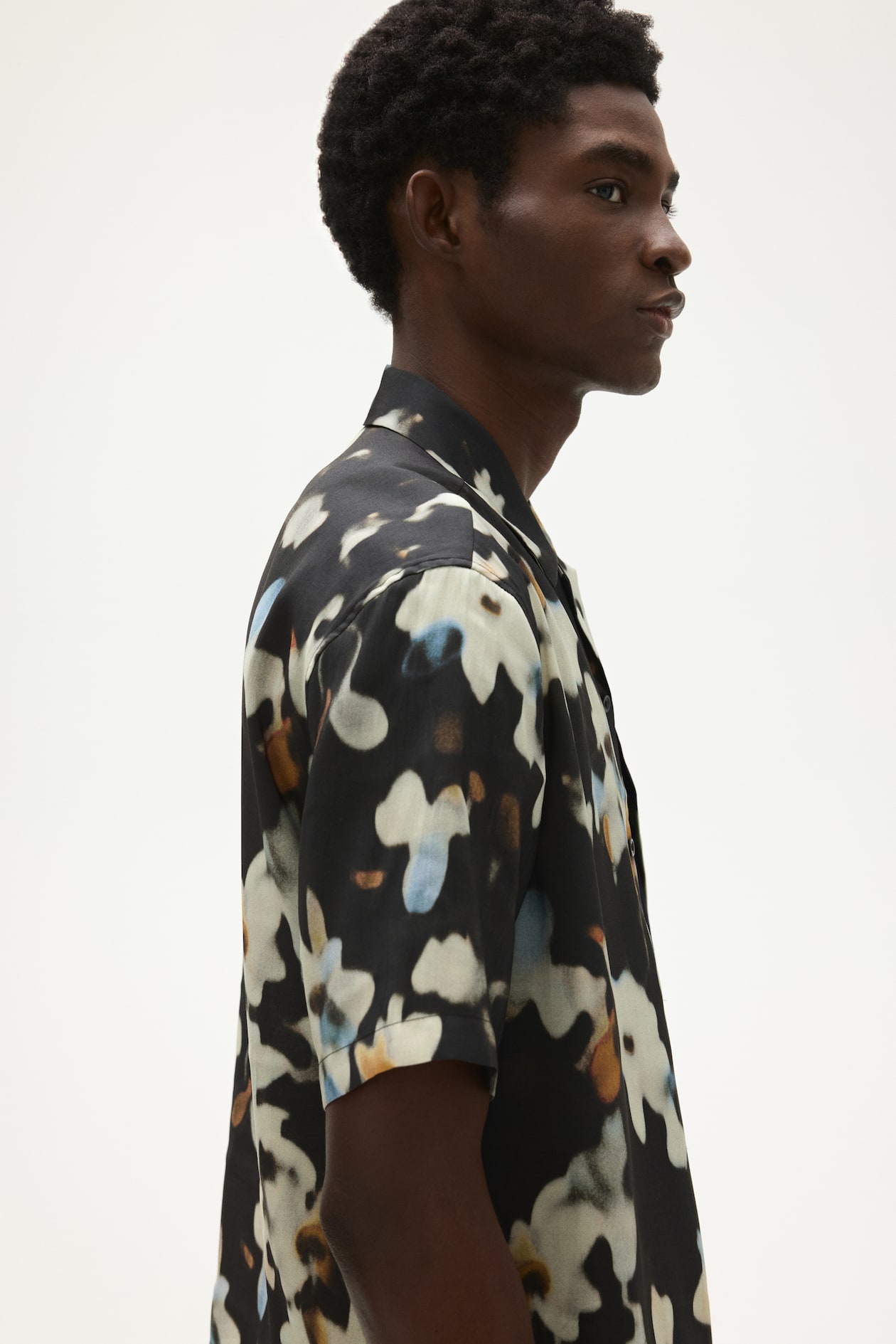 Men’s Black/floral Regular-Fit Patterned Resort Shirt | H&M CA