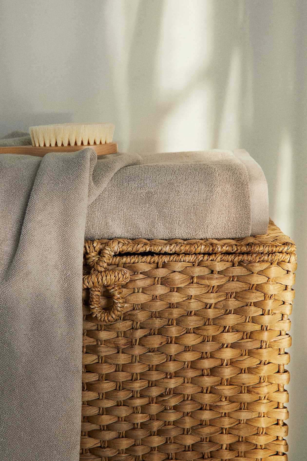 Light taupe Terry Bath Sheet at H&M Home | H&M US