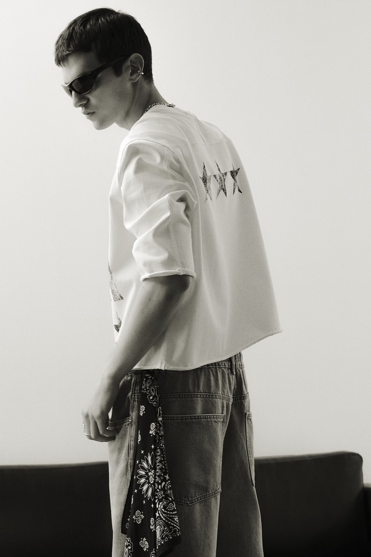 Men’s White/SFCA Oversized-Fit Cropped T-Shirt | H&M CA