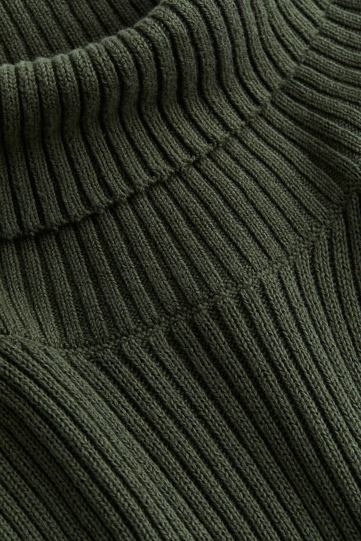 Men’s Dark green Muscle Fit Turtleneck Sweater | H&M CA