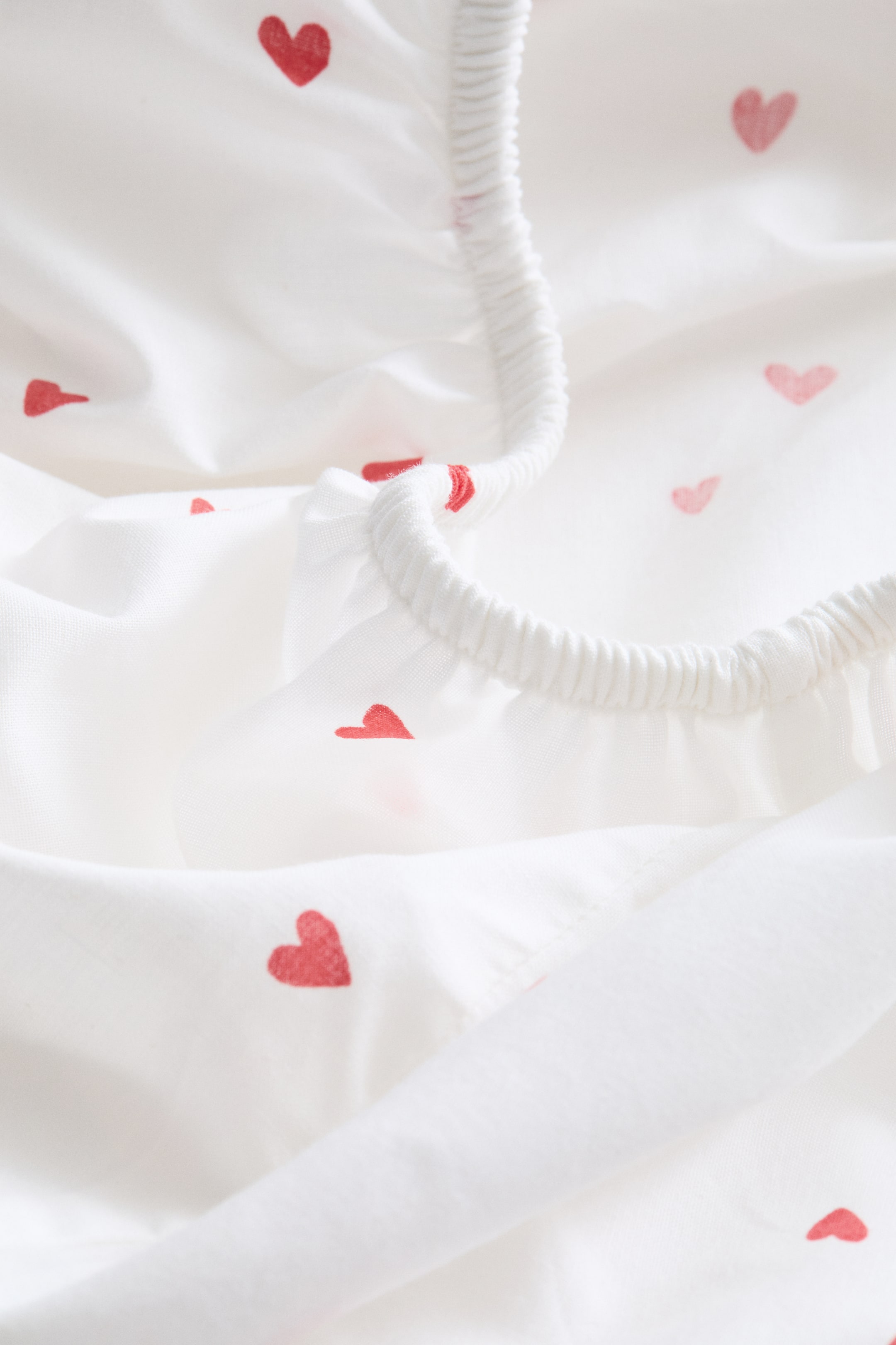 White/hearts Patterned Cotton Fitted Sheet at H&M Home | H&M US