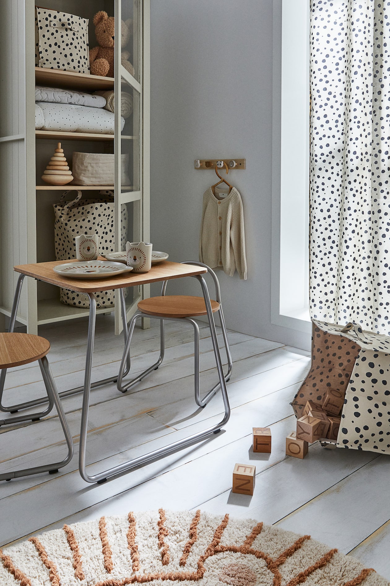 Printed storage basket - Light beige/Spotted - Home All | H&M GB