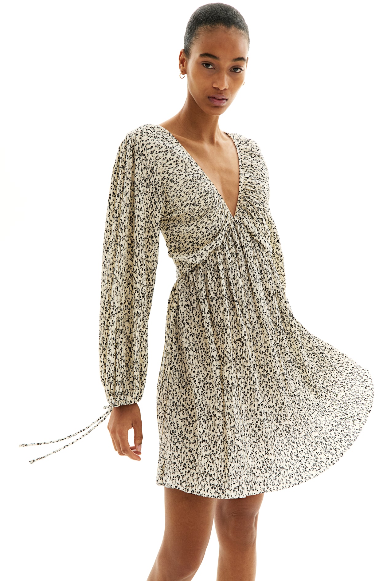 Vestido plisado - Beige claro/Floreado - Ladies | H&M MX