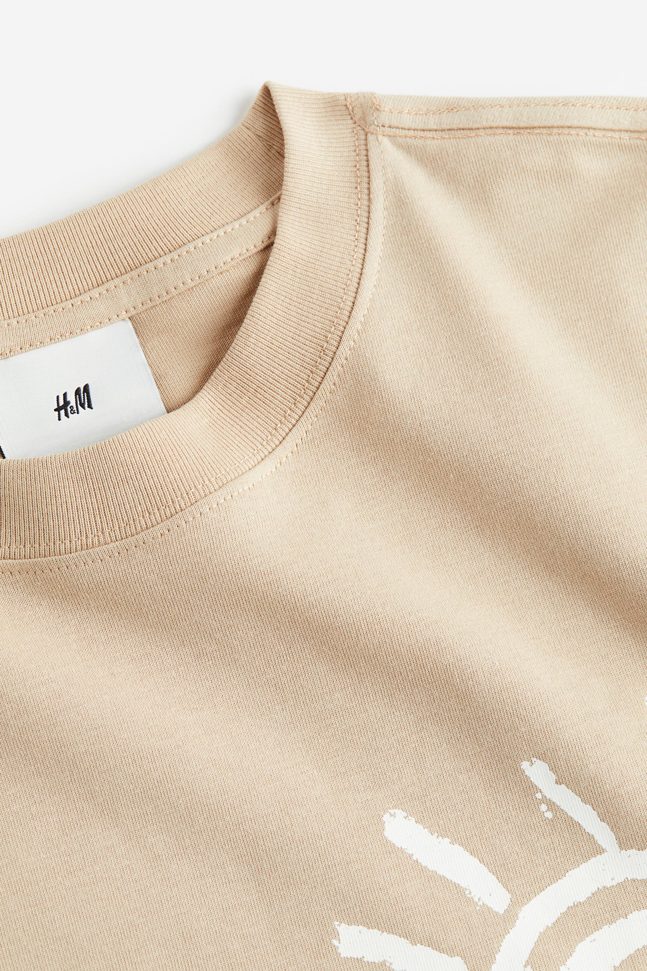 Bedrucktes T-Shirt in Loose Fit - Beige/Adventure on My Mind - Men | H&M DE