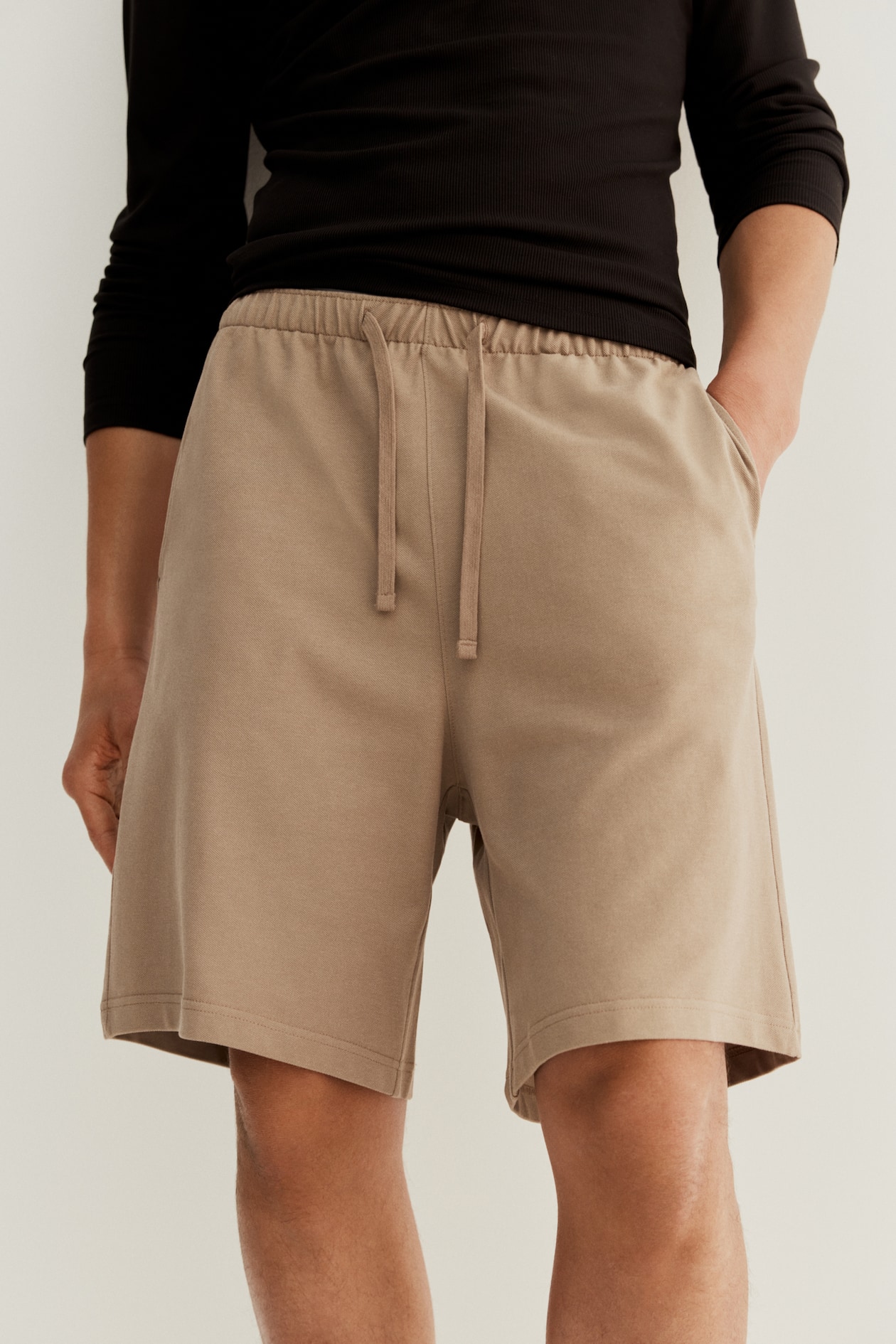 Relaxed-Fit Knee-Length Piqué Shorts - Beige - Men | H&M US