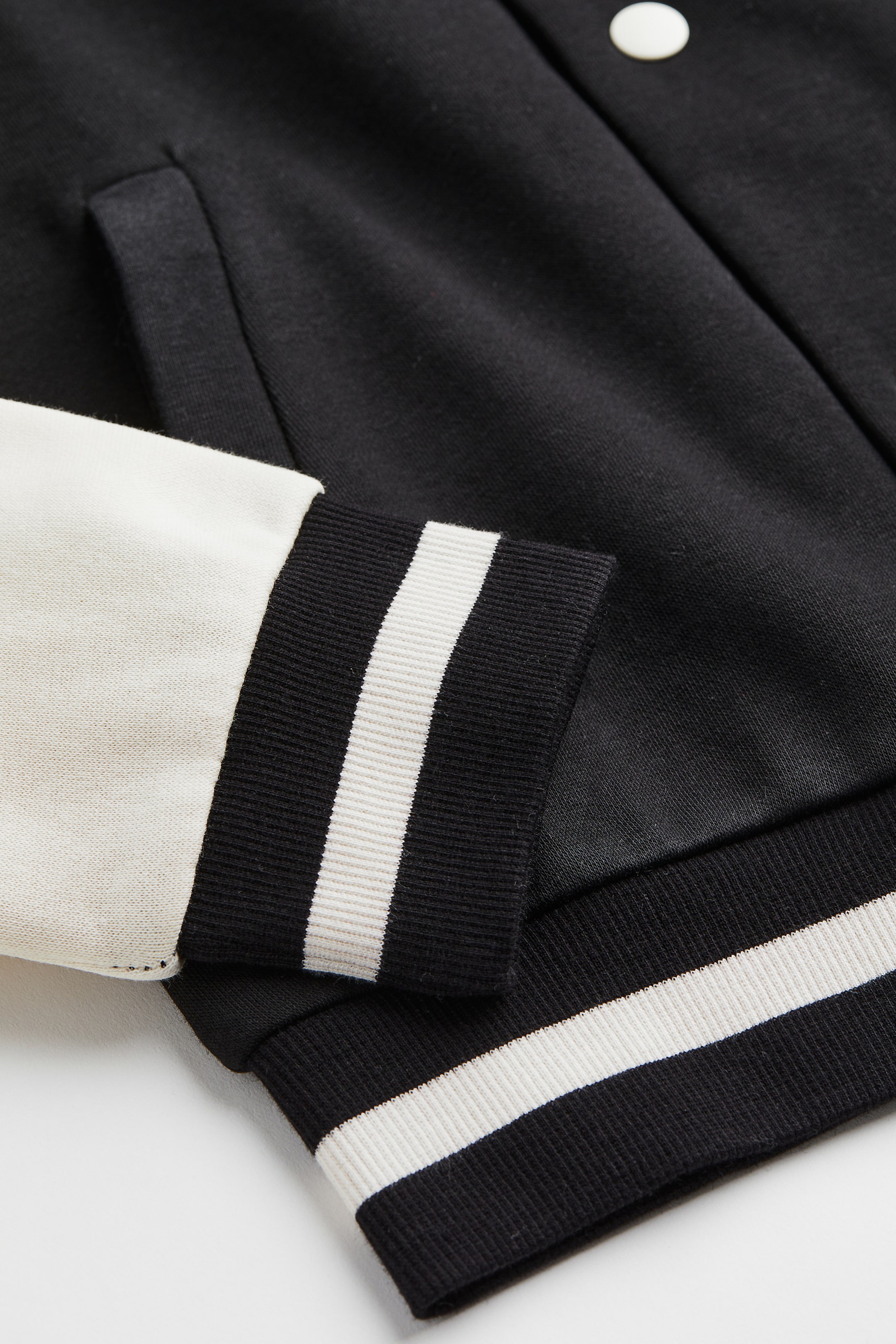 Oversized Baseballjacke - Langarm - Normale Länge - Schwarz/Blockfarben - Kids | H&M AT