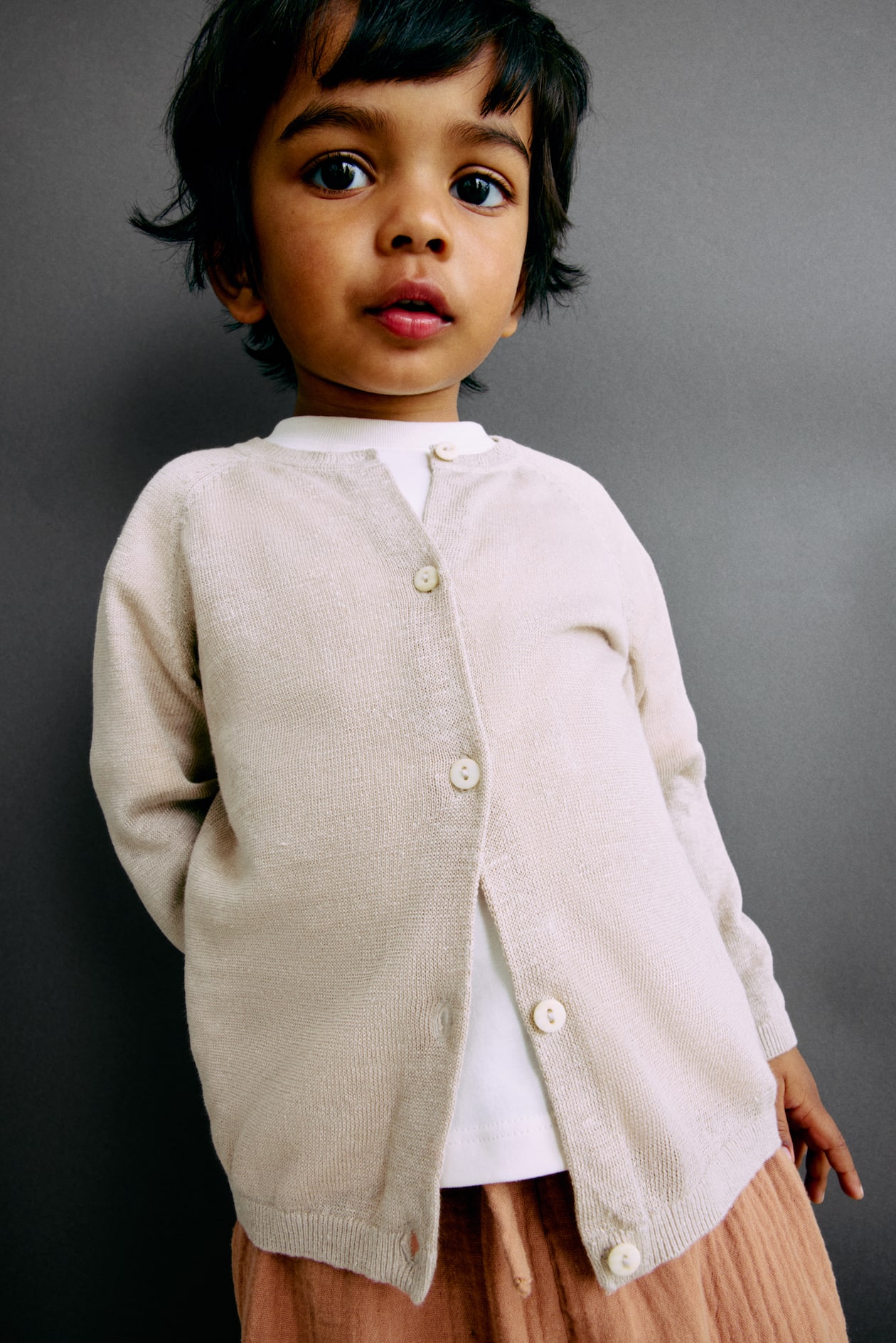 Cárdigan en tejido fino de lino - Greige - Kids | H&M MX