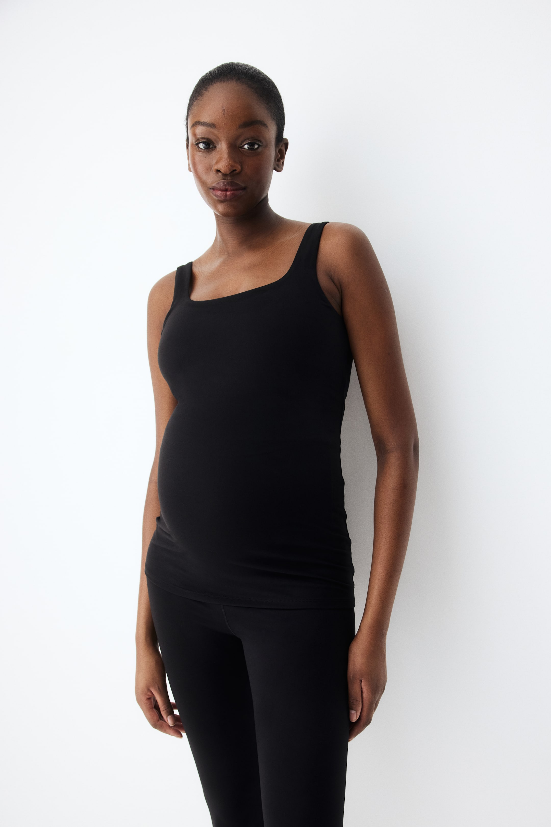 Women's Black MAMA Sports Tank Top with SoftMove™ | H&M CA