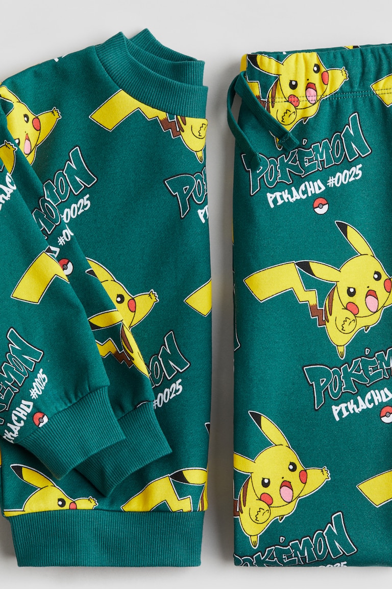 Dark green/Pikachu 2-piece Printed Sweatsuit for kids | H&M US
