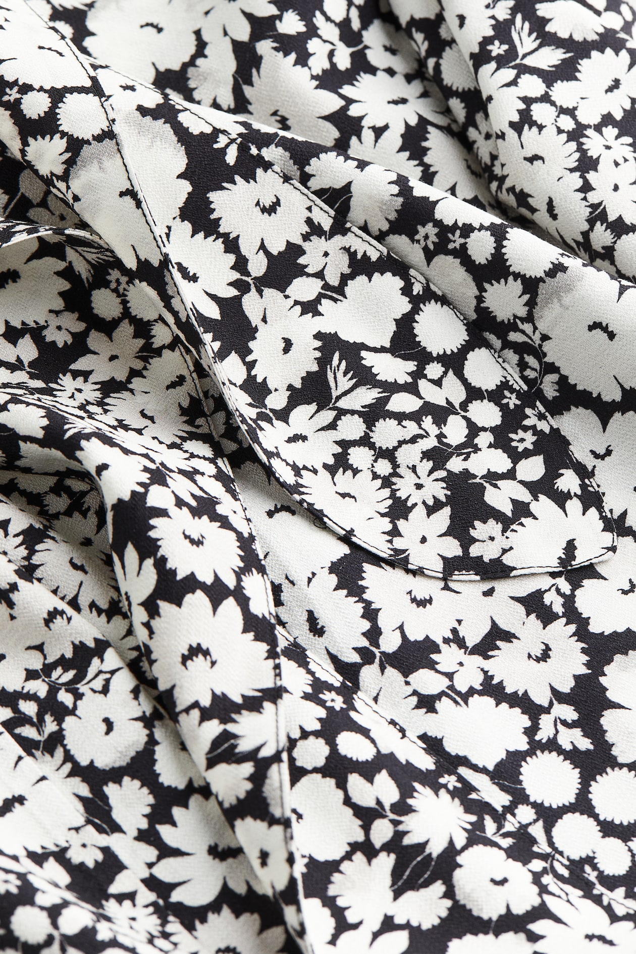 Tie-belt dress - Black/white floral - Ladies | H&M PH