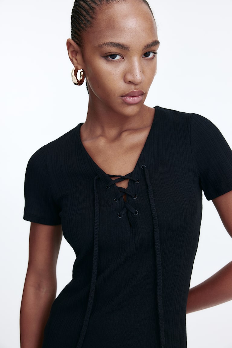 Lacing-detail bodycon dress - Black - Ladies | H&M MY