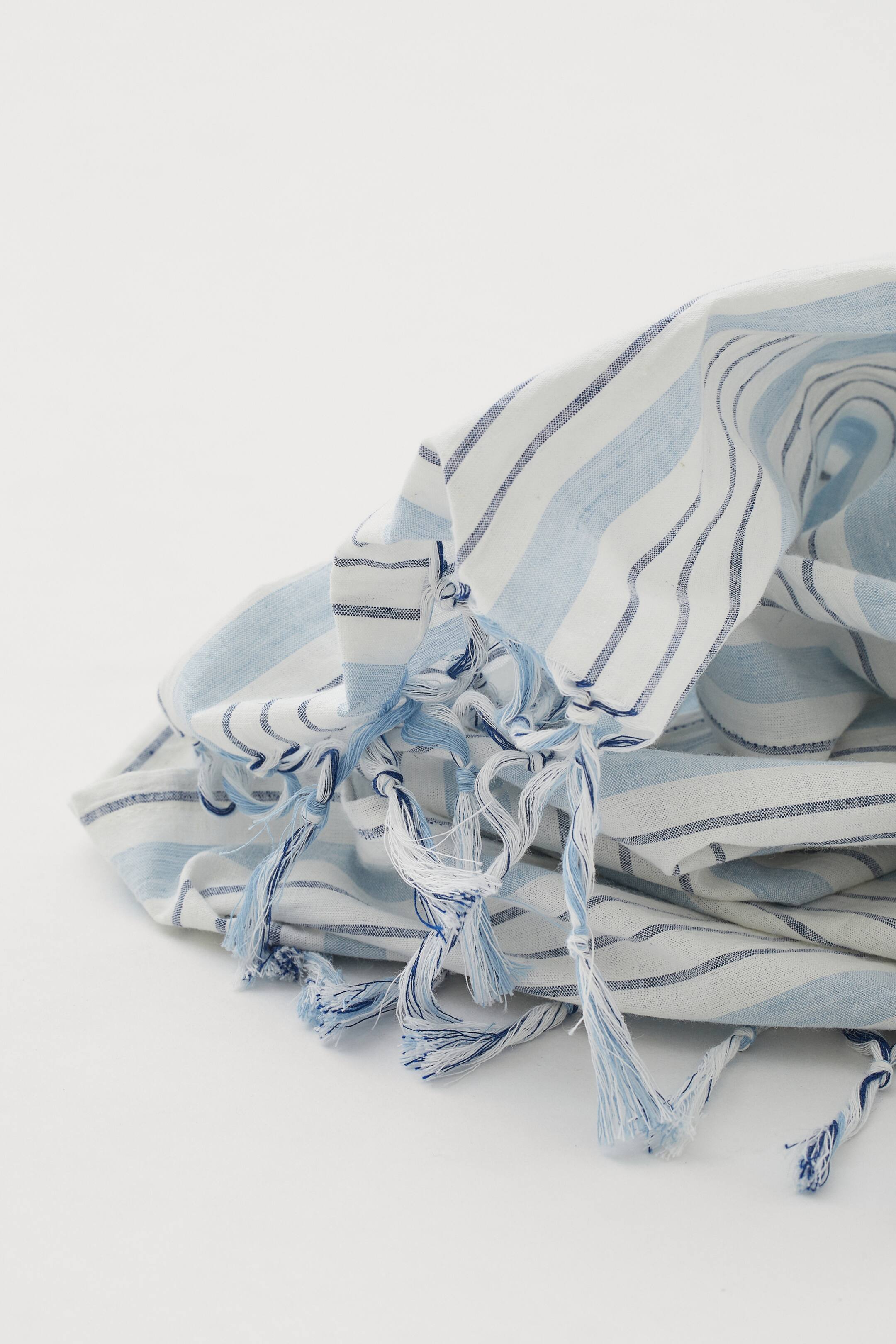 Linen-blend table runner - Light blue/Striped - Home All | H&M GB