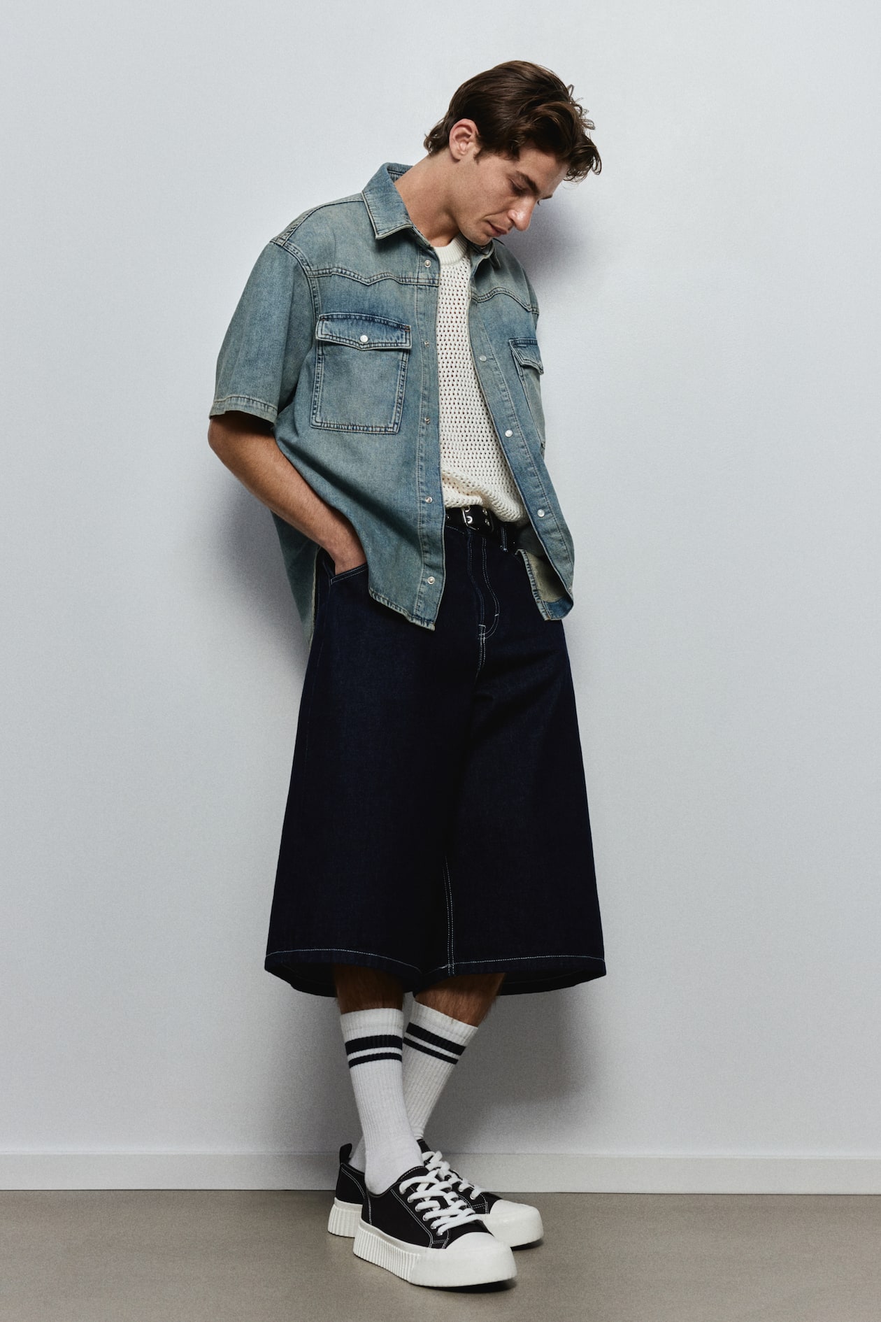 Loose Fit Short-sleeved denim shirt - Denim blue - Men | H&M AU