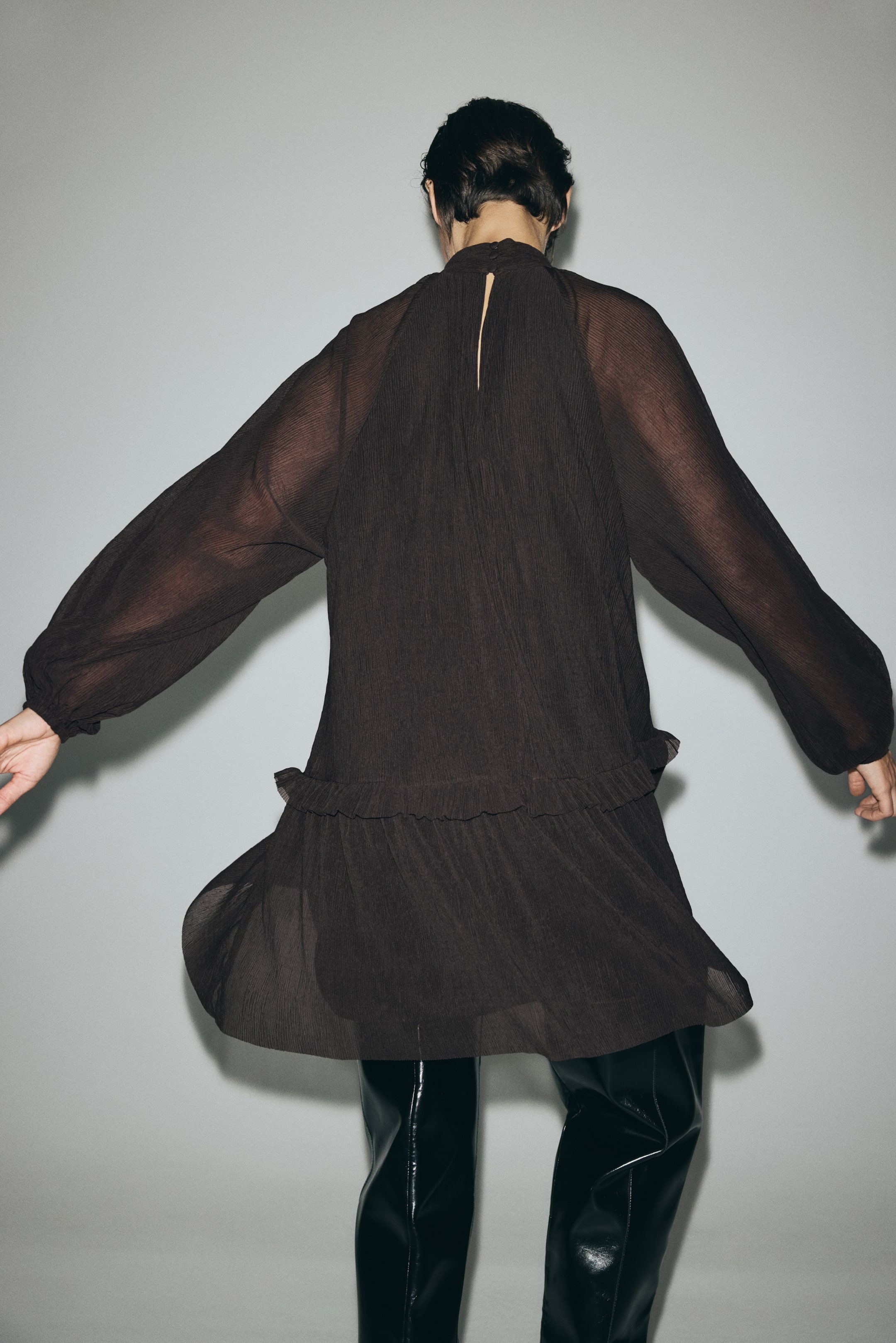 Rochie plisată din jerseu - Maro-închis - FEMEI | H&M RO