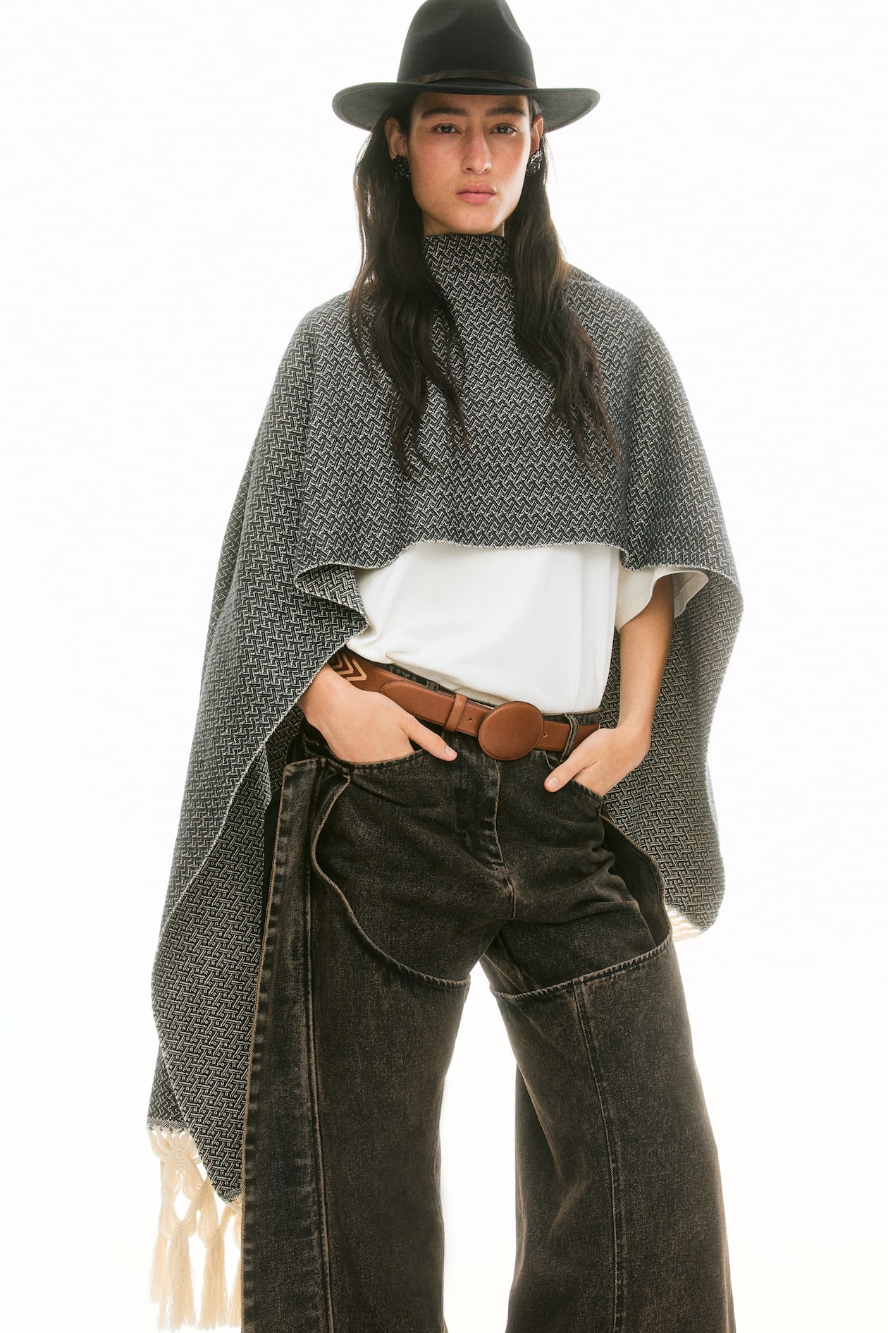 Fringed cotton shawl - Black - Ladies | H&M IN