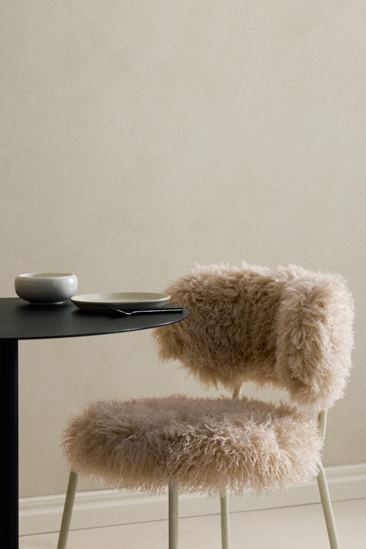 Chaise de salle à manger duveteuse - Beige clair - Home All | H&M FR