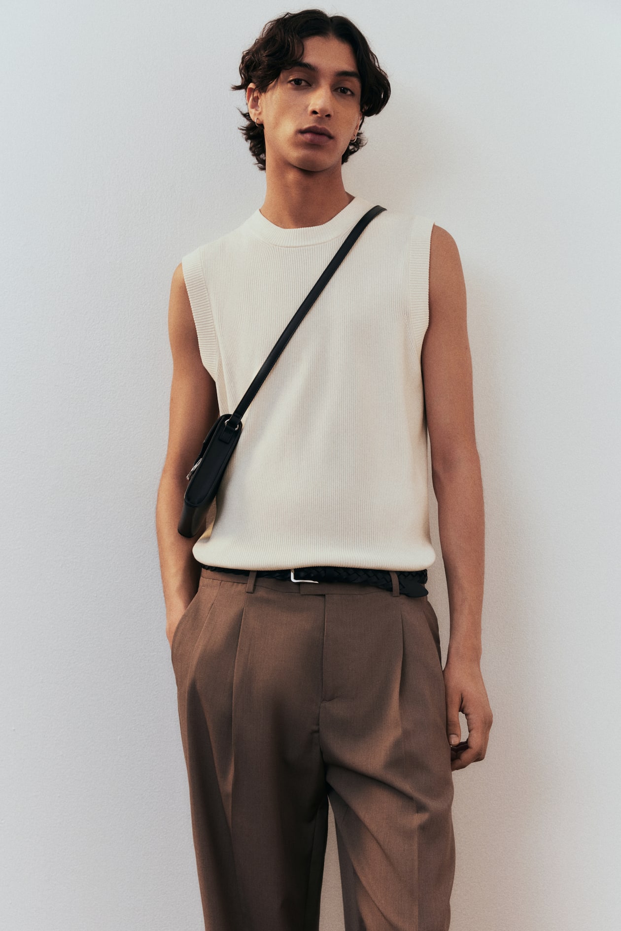 Men’s White Regular Fit Ribbed sweater vest | H&M IN