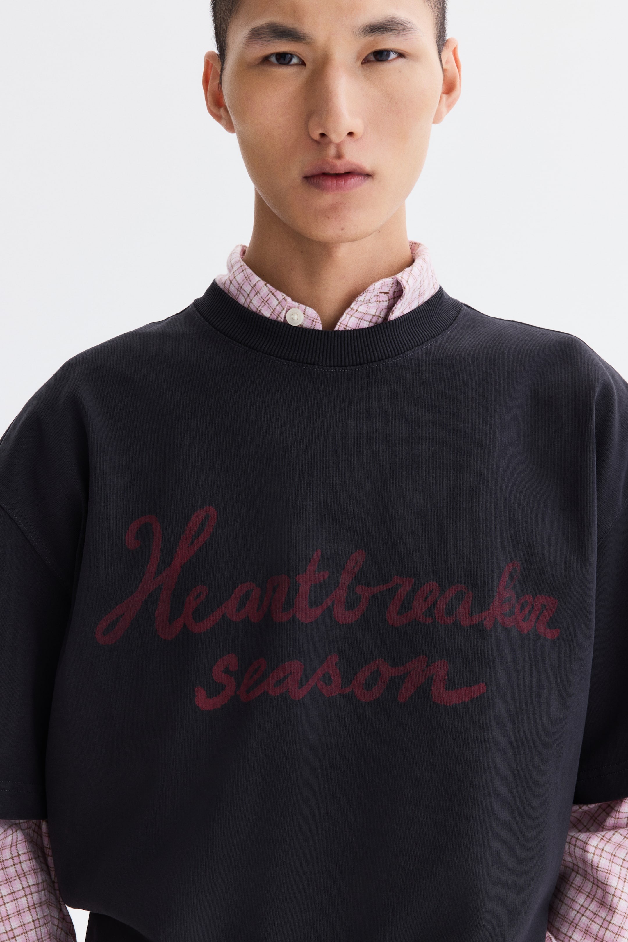 Oversized Fit Heat Reactive Printed T-shirt - Black/Heartbreaker Season ...