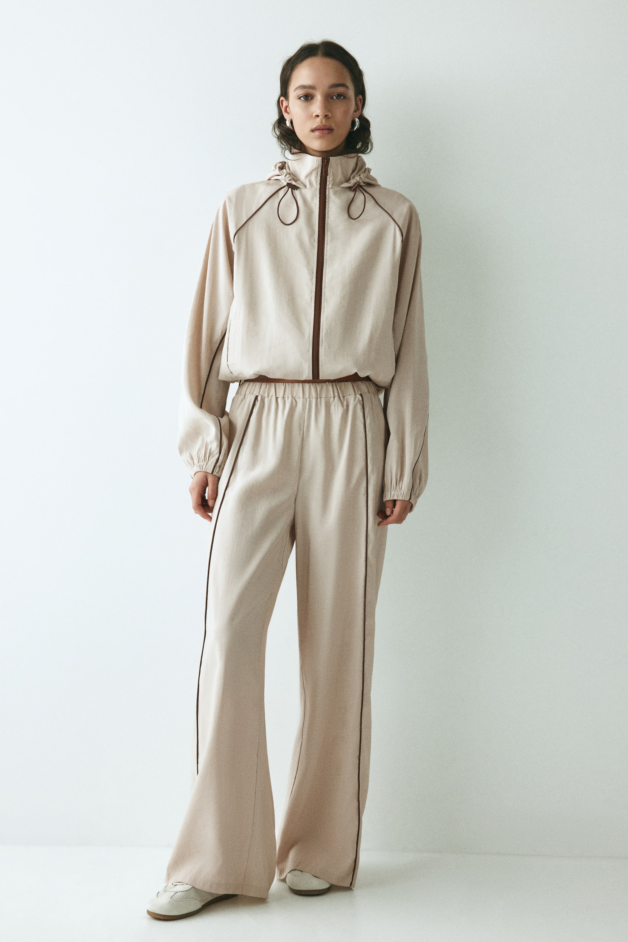 Women's Light beige Oversized Windbreaker | H&M CA