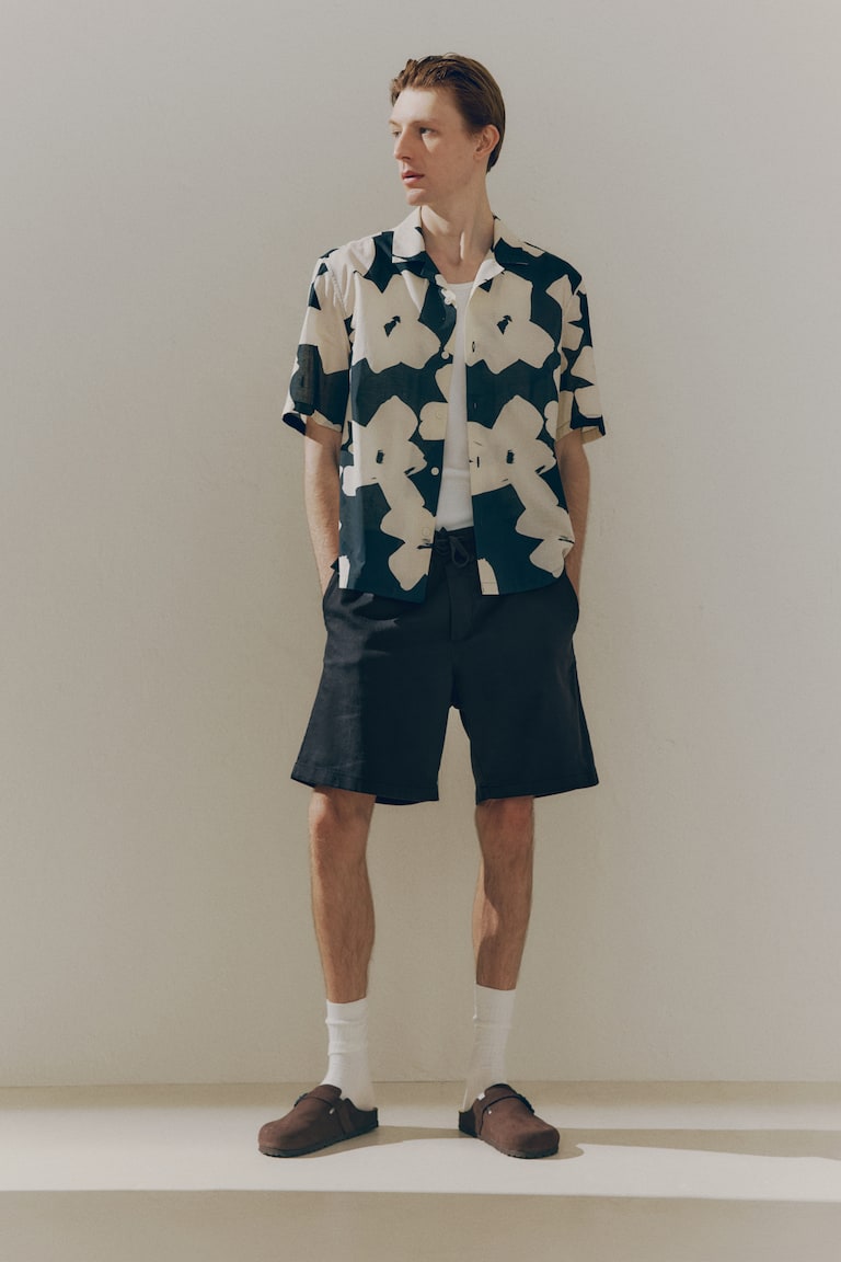 Relaxed-Fit Linen-Blend Shorts - Black - Men | H&M US