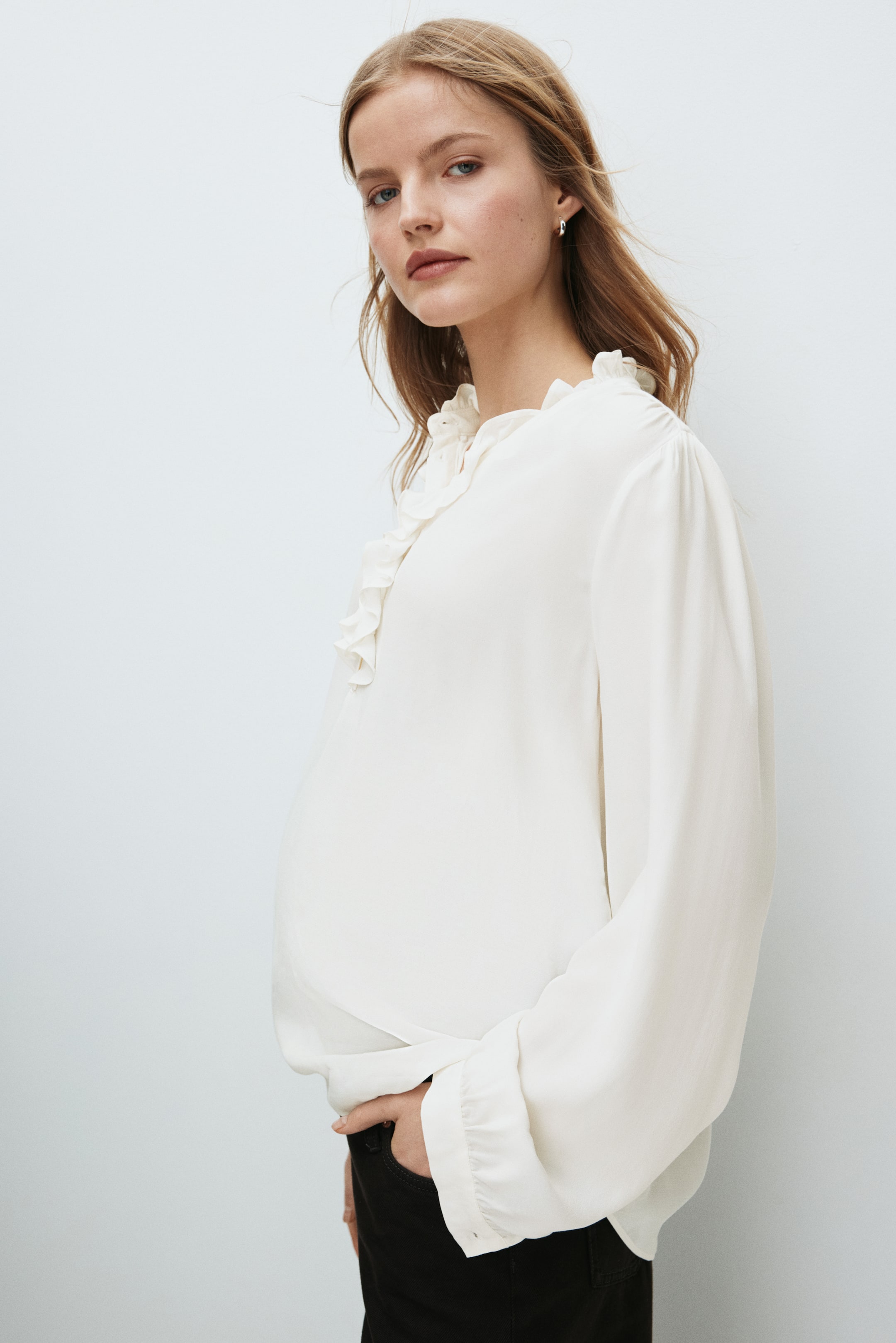 MAMA Bluse med volangkrage - Hvit - DAME | H&M NO