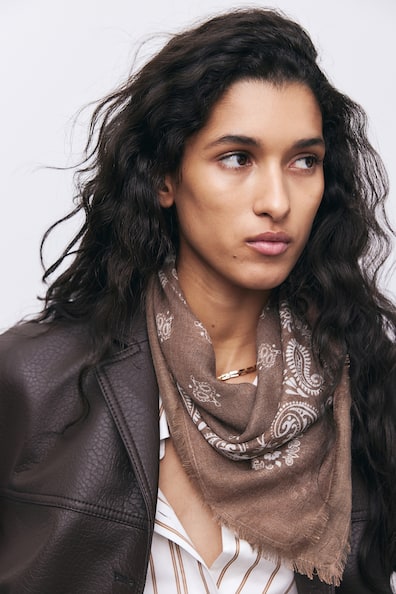 Patterned Scarf - Brown/paisley-patterned - Ladies | H&M US