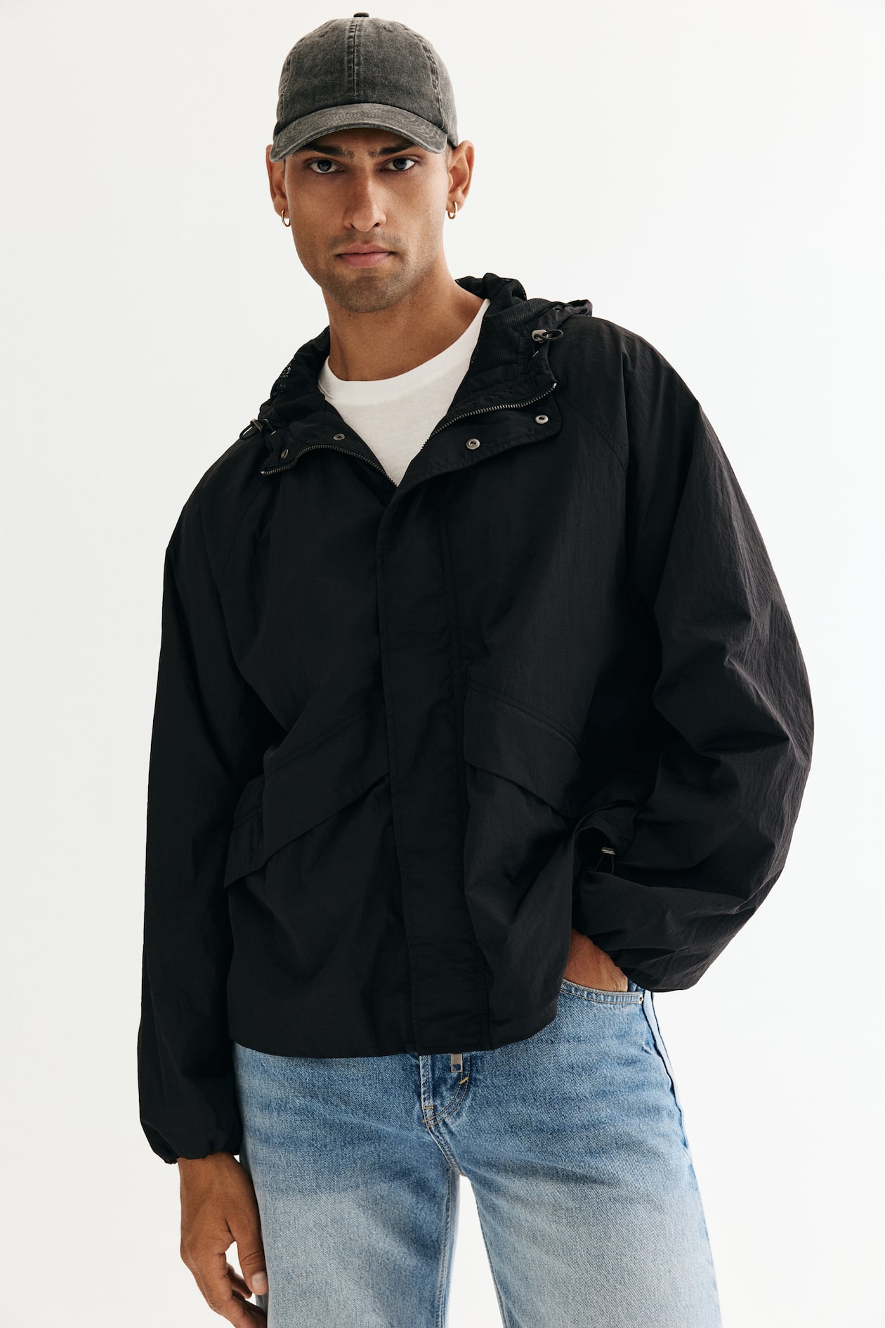 Loose Fit Nylon windbreaker - Black - Men | H&M IN