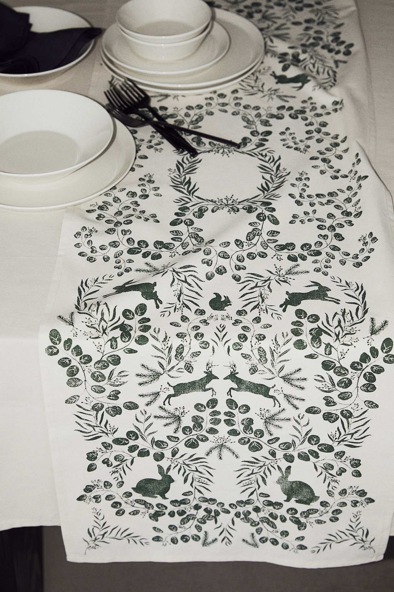 Linen-blend Table Runner with Printed Motif - Green/floral - Home All ...