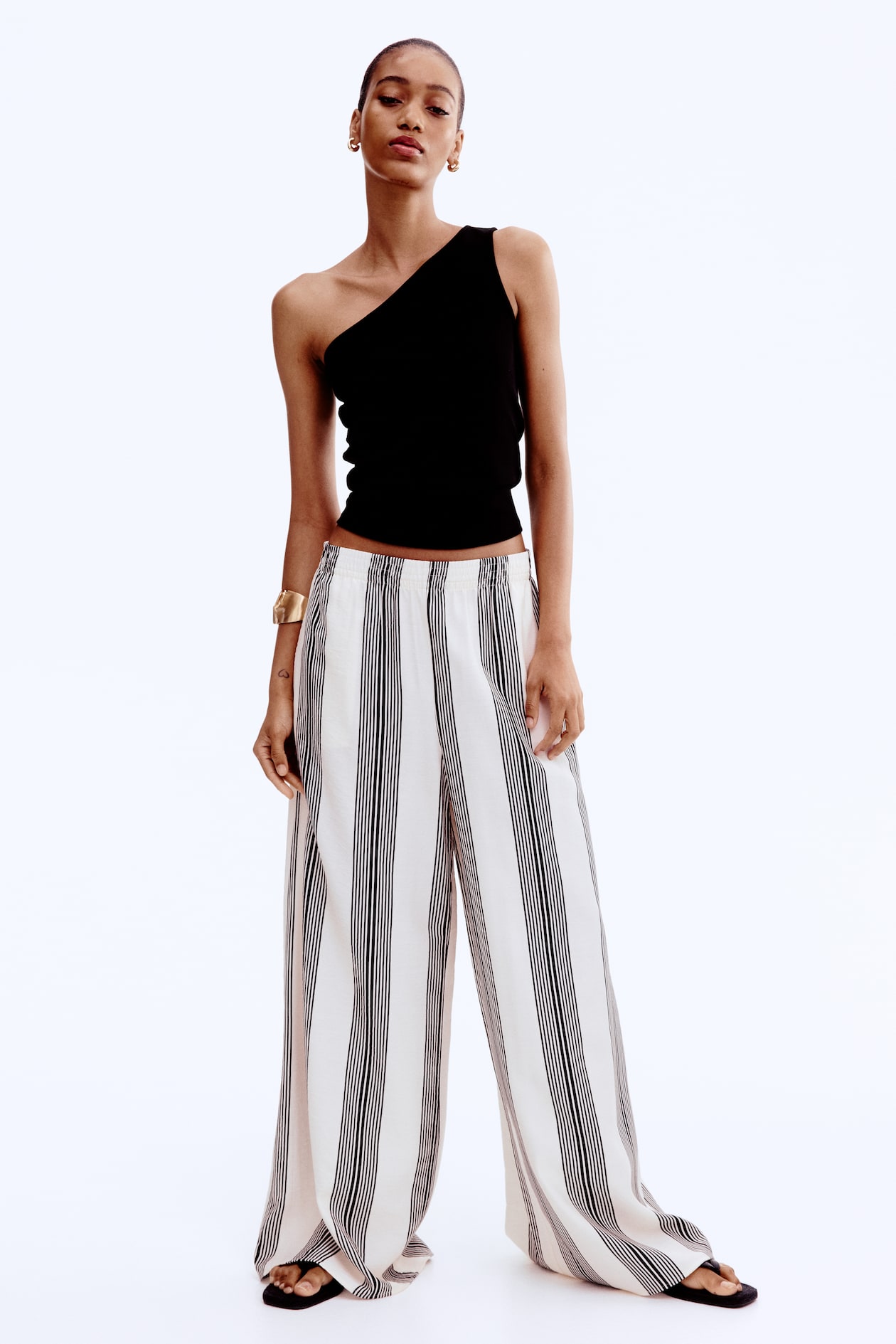 Wide pull-on trousers - Cream/Black striped - Ladies | H&M IN