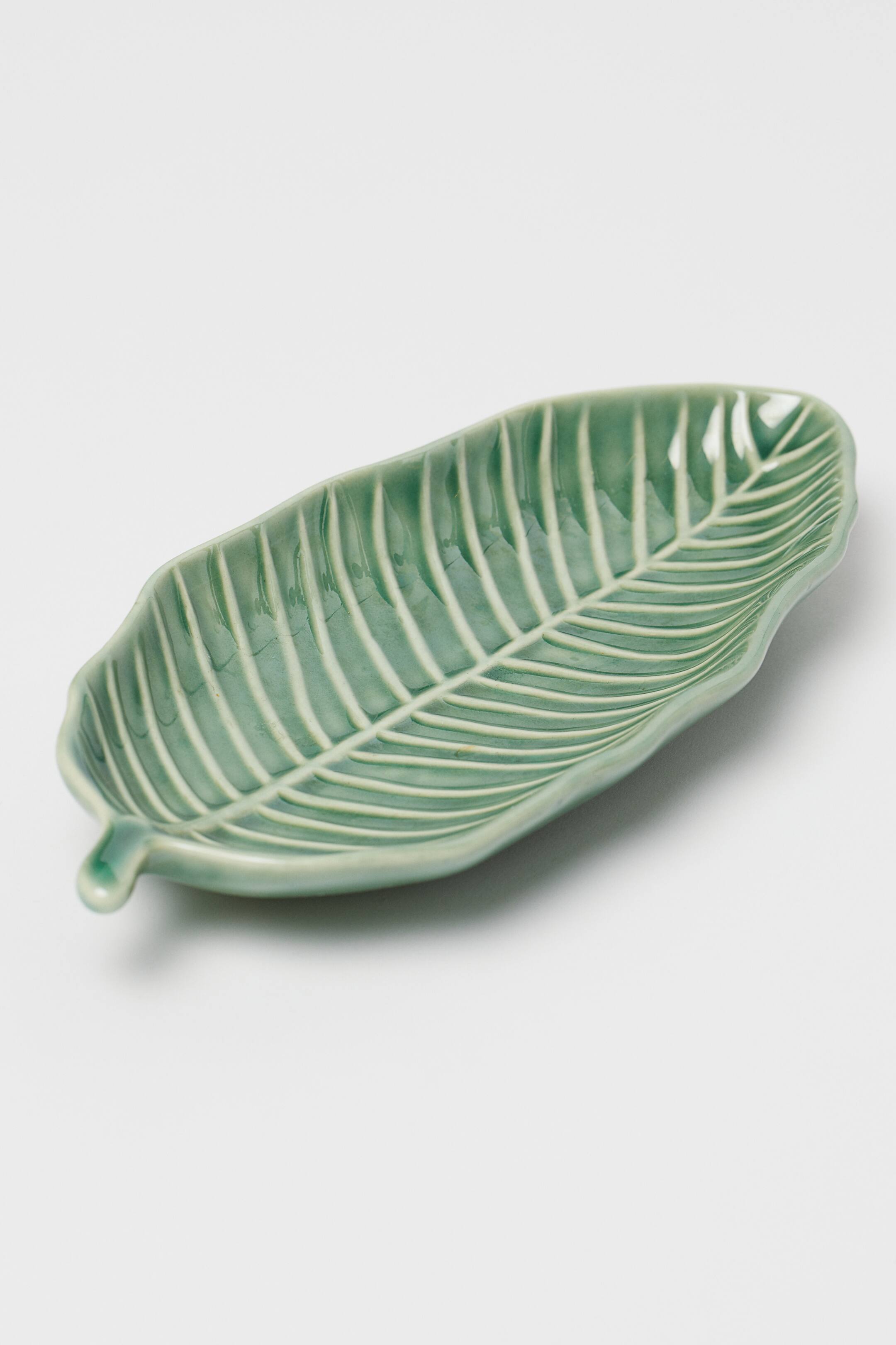 Small leaf-shaped dish - Light green - Home All | H&M GB