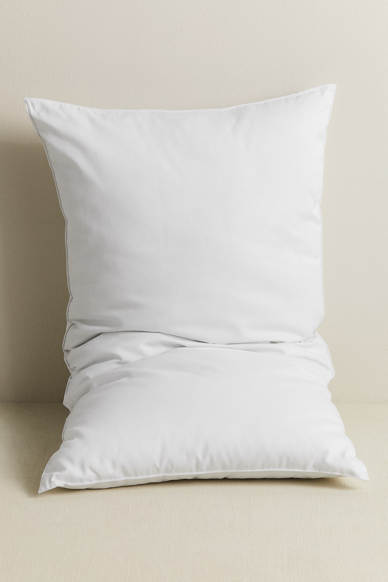 White Polyester inner cushion at H&M Home | H&M GB