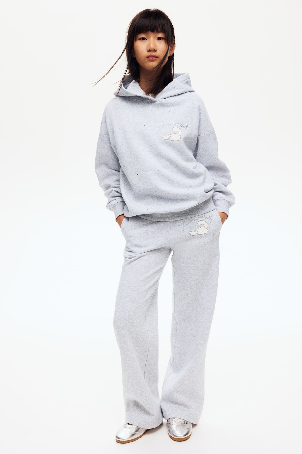 Light gray melange/Cinnamoroll Wide Brushed-Inside Joggers for kids | H ...