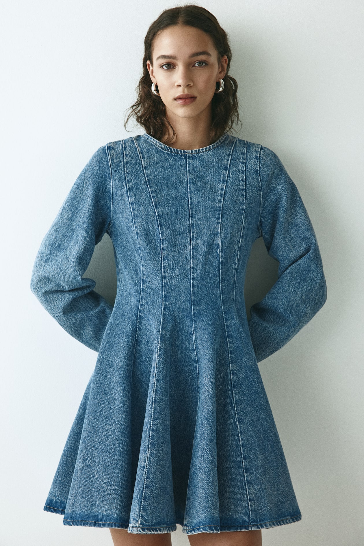 Vestido de denim con falda acampanada - Azul denim - Ladies | H&M MX