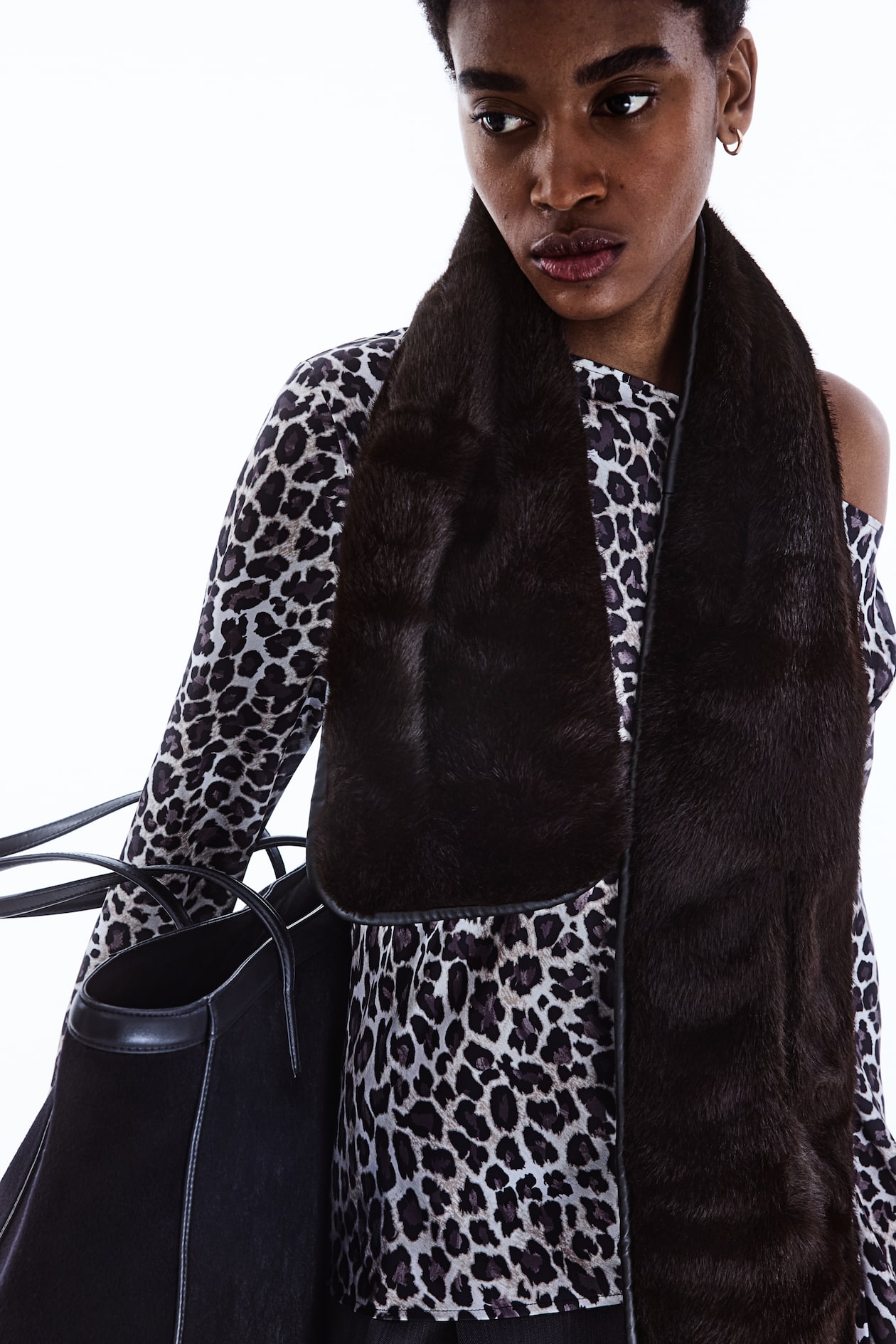 Fluffy Scarf - Dark brown - Ladies | H&M US