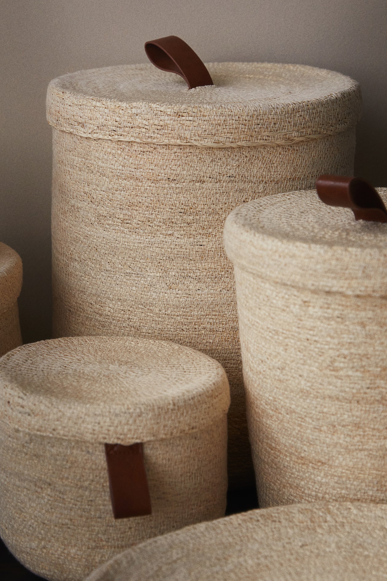 Cesto para ropa en junco - Beige claro - Home All | H&M MX